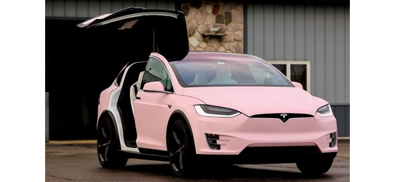 Autó: Kemény ízlésterror a Barbie-rózsaszín Tesla Model X | hvg.hu